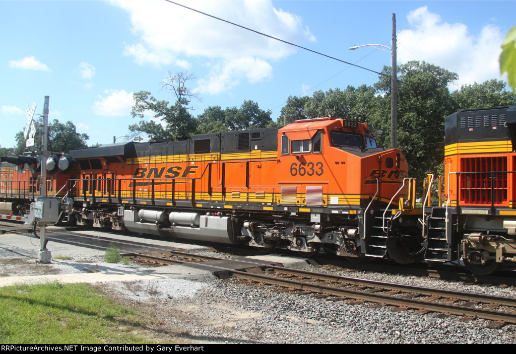 BNSF ES44AC #6633